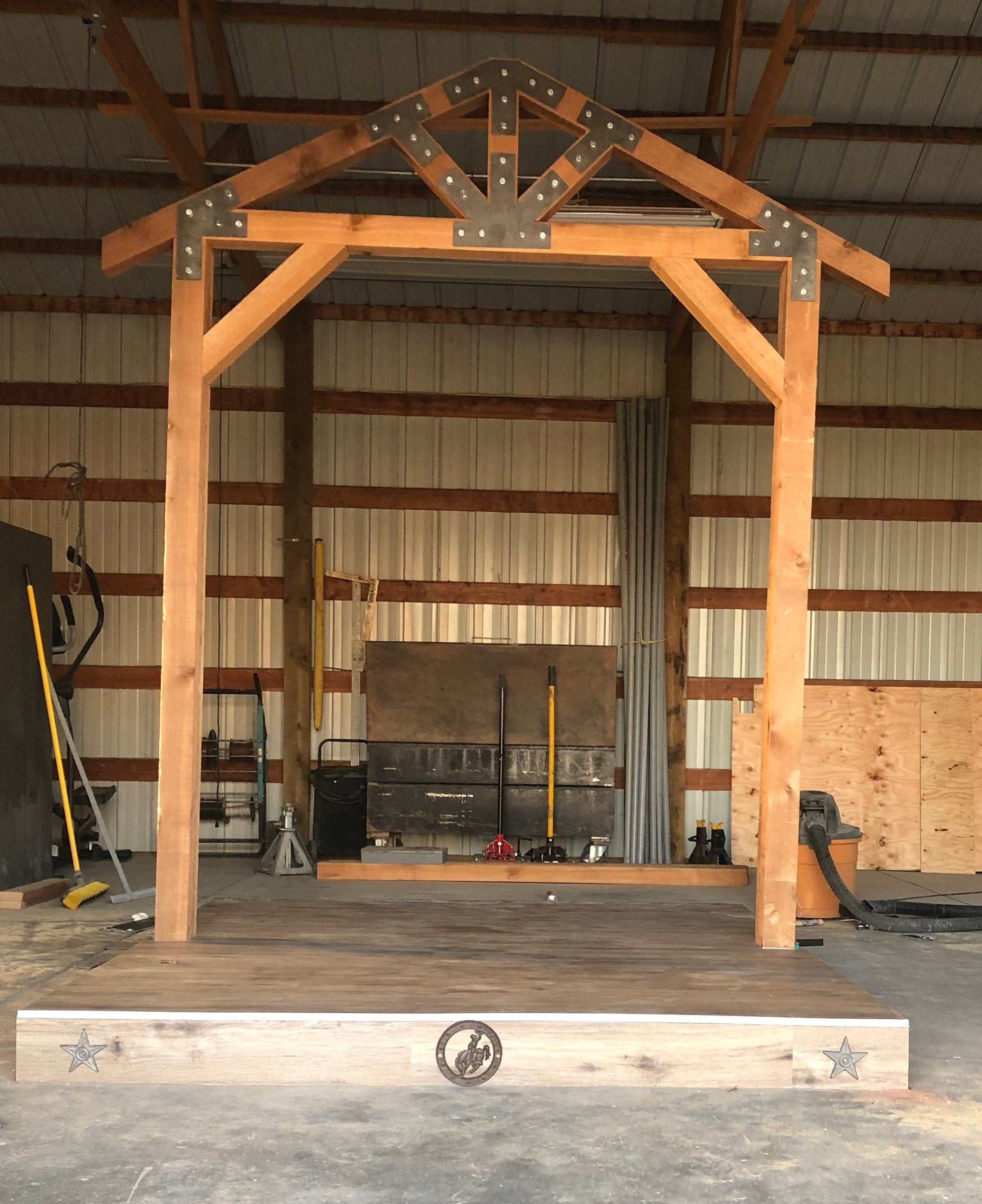 Our brackets used for a wedding alter in Texas – Barn Brackets